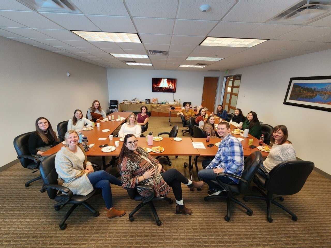 10 Workplace Thanksgiving Ideas for Employees - Virgin Incentives